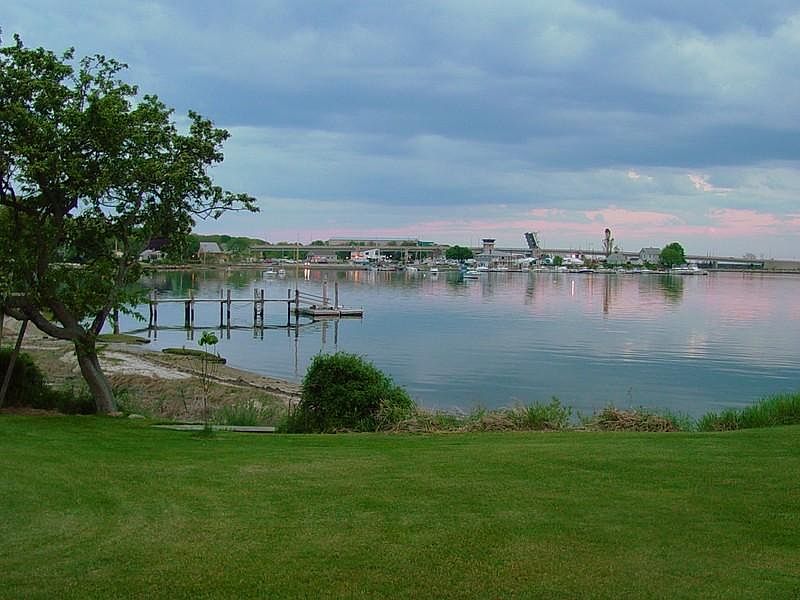 54 Niantic River Rd, Waterford, CT 06385 | Zillow