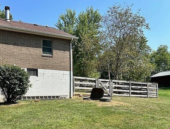 392 E State Route 350, Wilmington, OH 45177 | Zillow