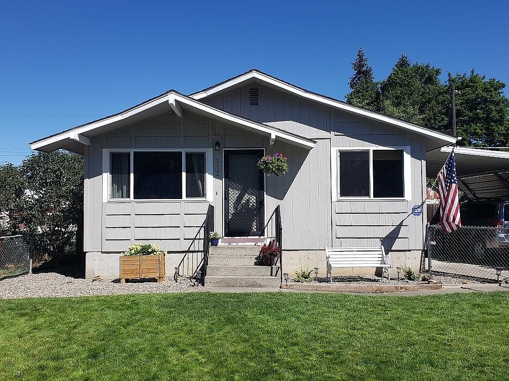 2924 N Lacey St, Spokane, WA 99207 | Zillow