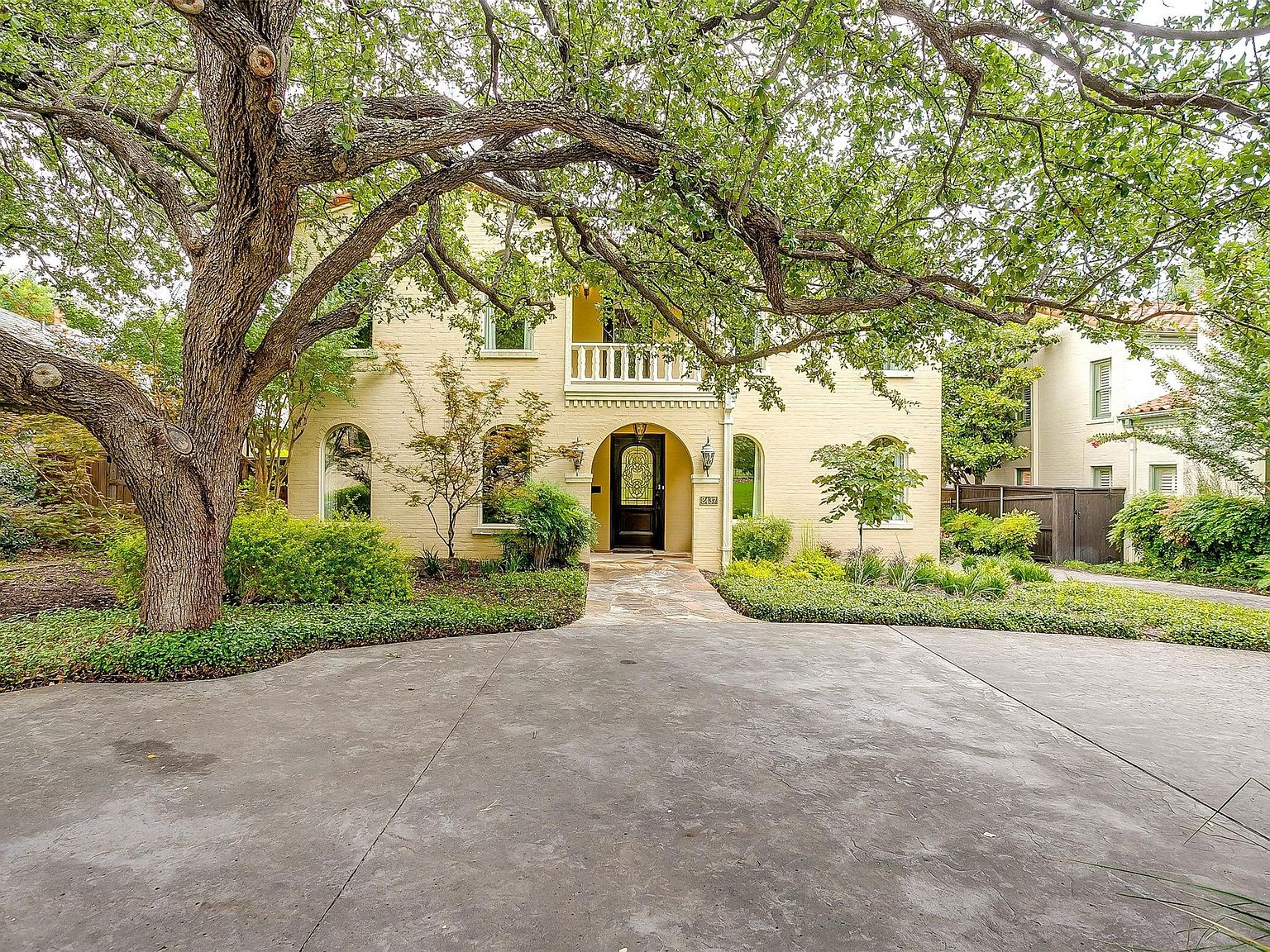2437 Lofton Ter, Fort Worth, TX 76109 | Zillow