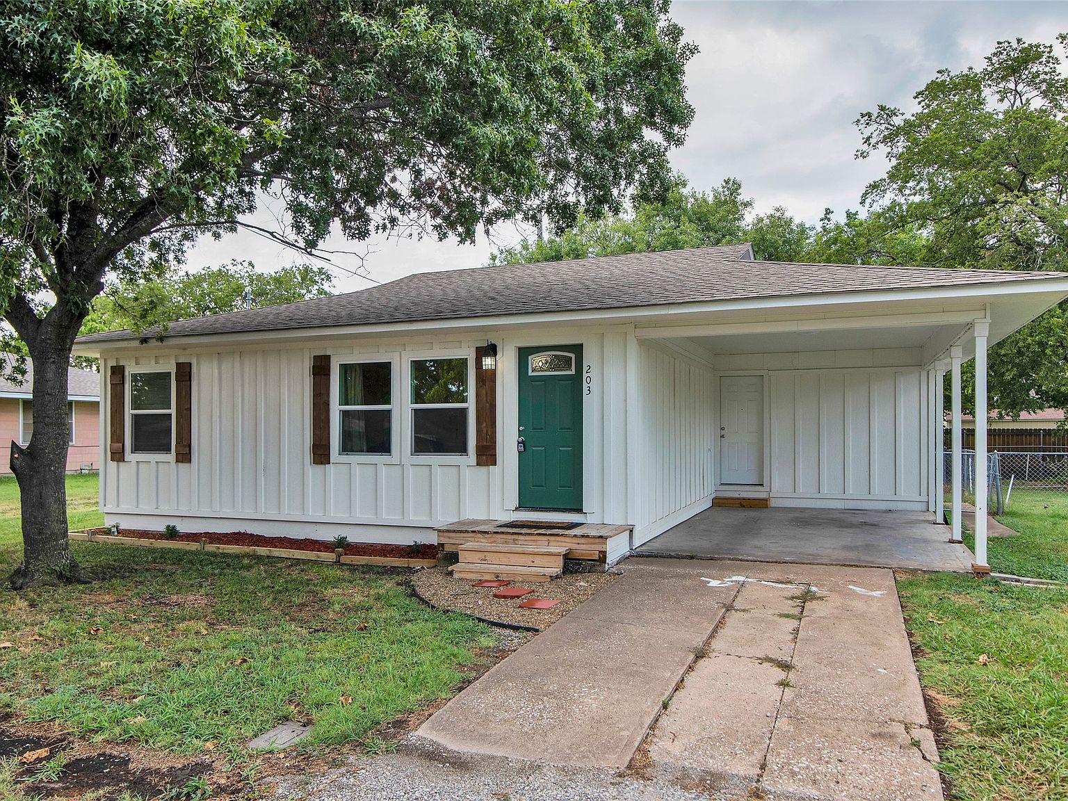 203 W Young St, Howe, TX 75459 | MLS #20676386 | Zillow