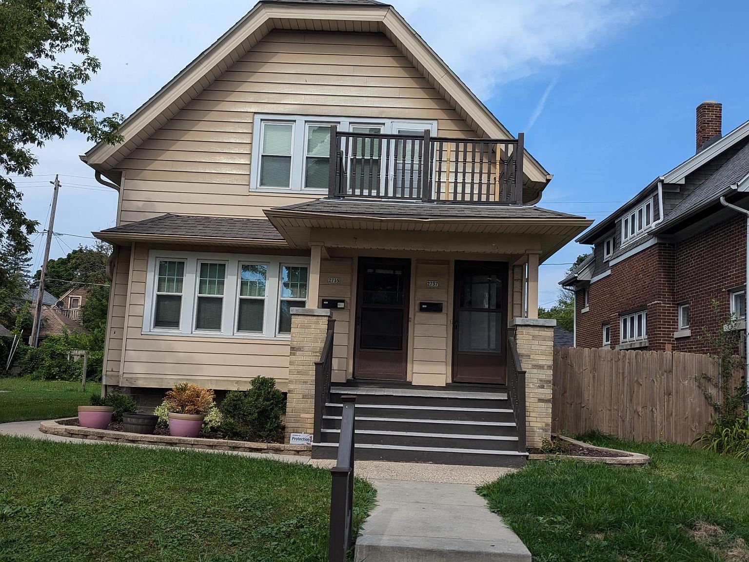 2737 N 54th St, Milwaukee, WI 53210 | Zillow