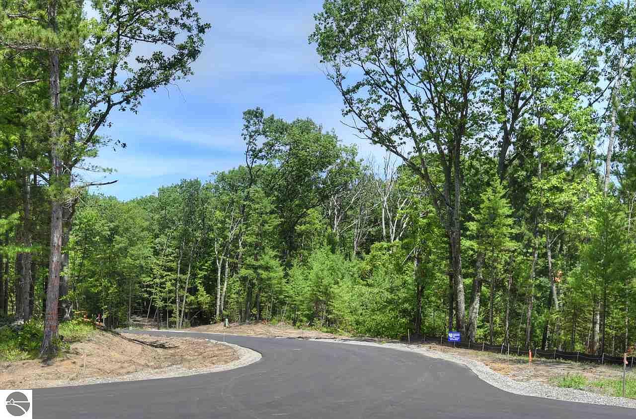2279 Arbutus Ridge Dr Lot 26, Traverse City, MI 49696 | Zillow