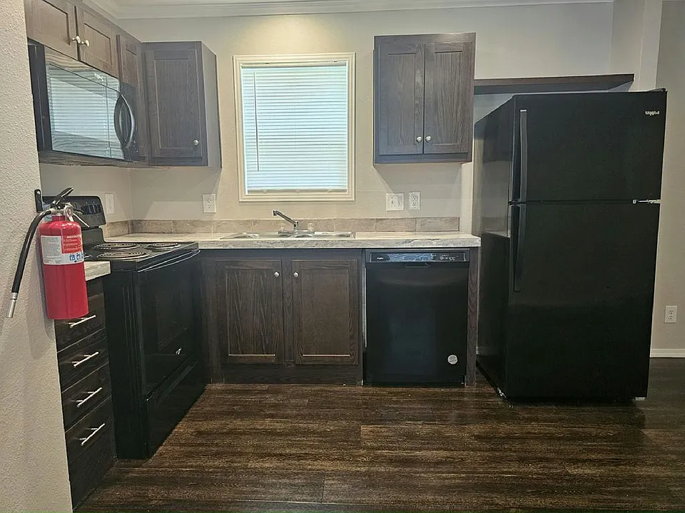 Redwood Estates - 5108 De Soto Ct S Fort Worth TX | Zillow