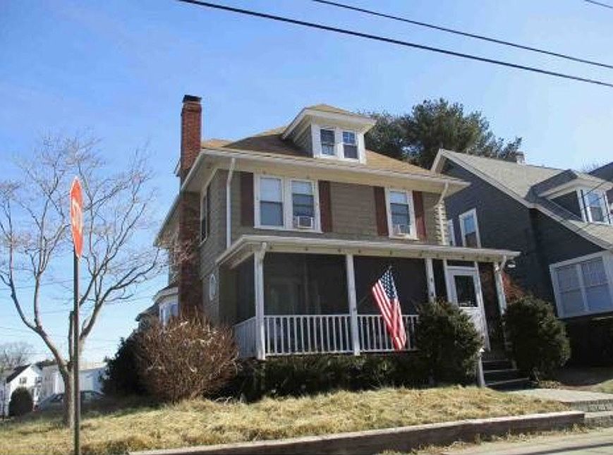 53 Andrews St Woonsocket RI 02895 Zillow