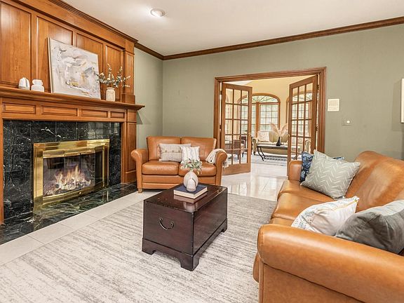 4002 West Gazebo Hill PARKWAY, Mequon, WI 53092 | MLS #1851339 | Zillow