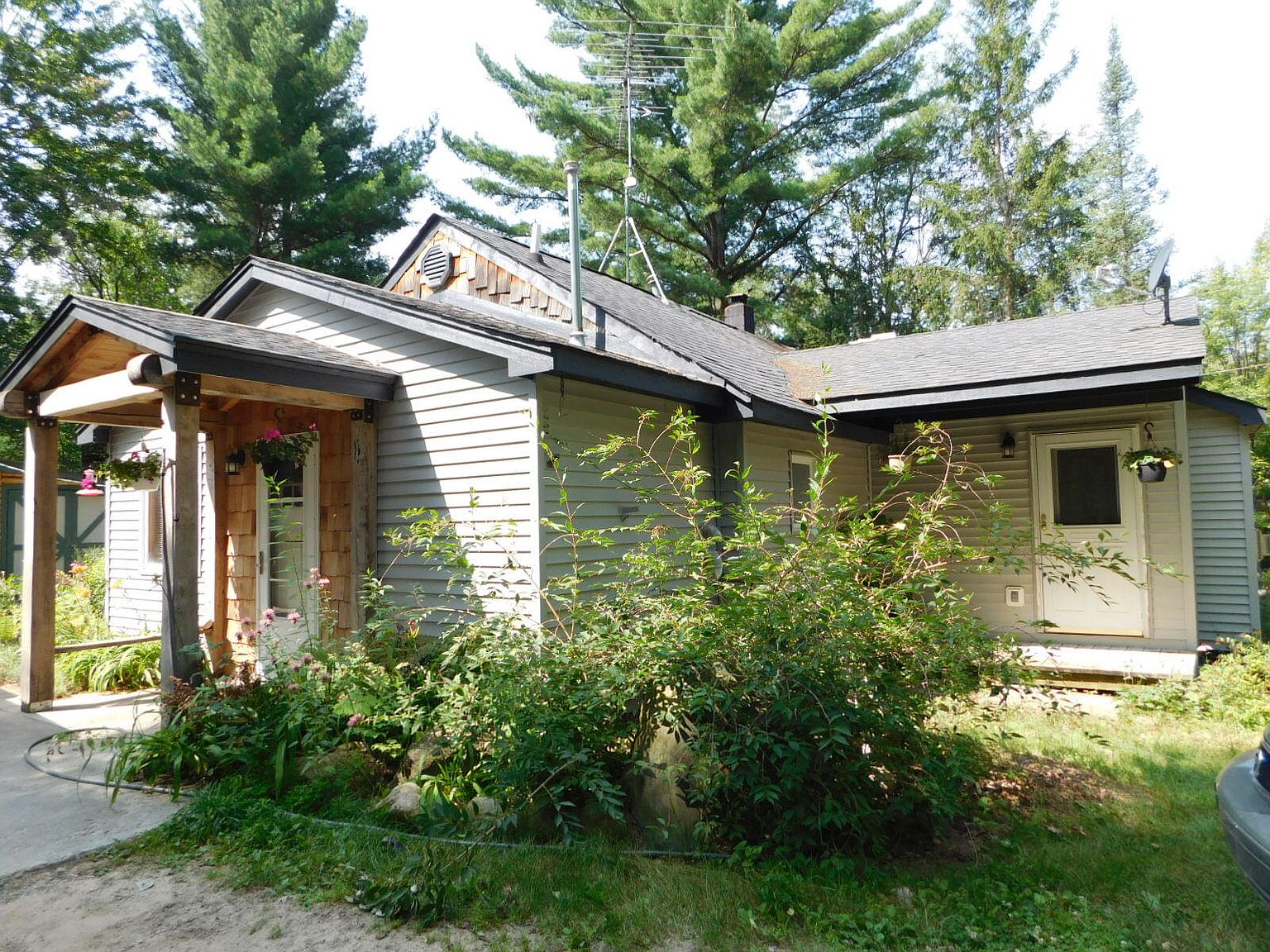 838 E Pere Cheney Rd, Roscommon, MI 48653 | Zillow
