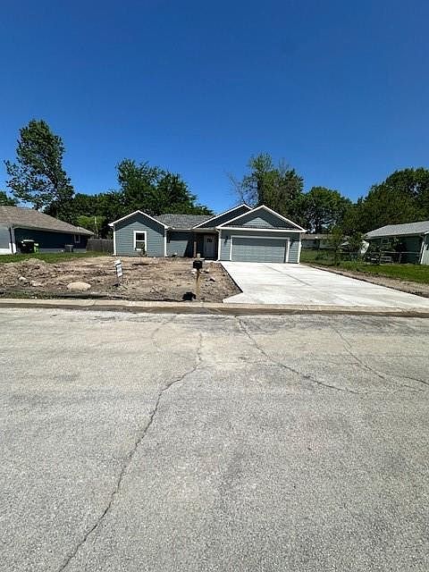 749 N Hurley St, Peculiar, MO 64078 | MLS #2521035 | Zillow