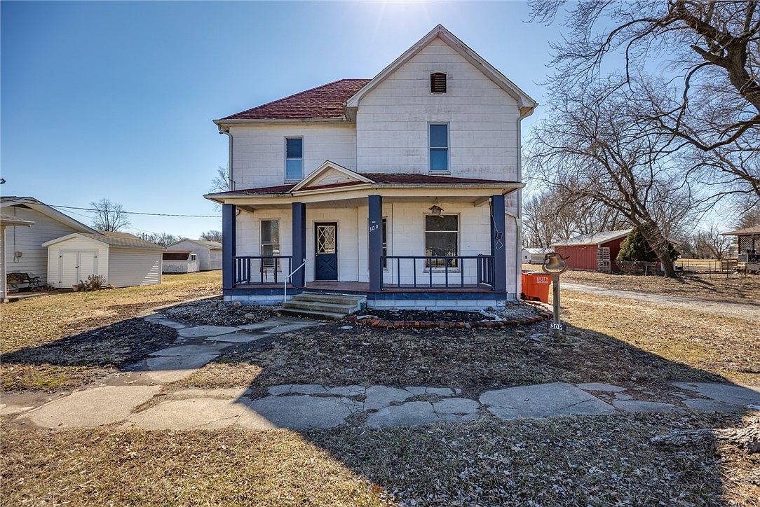 309 W Main St, Stewardson, IL 62463 | Zillow