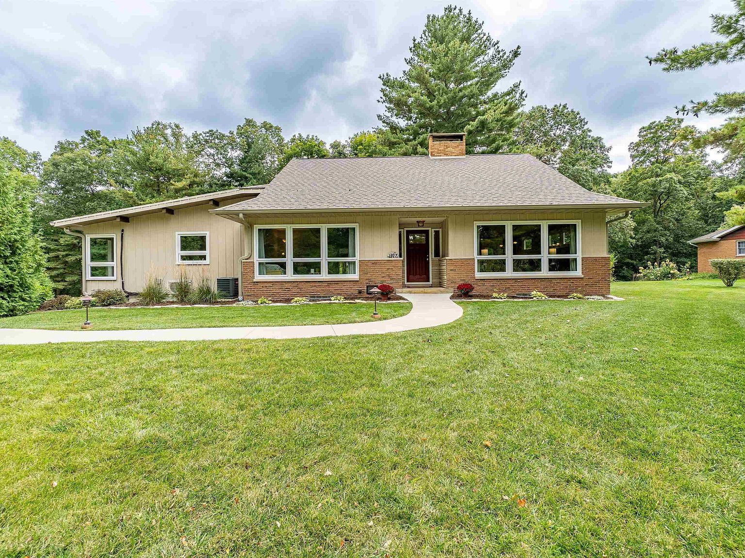 1912-1927 W Bristol Hollow Rd, Dunlap, IL 61525 | Zillow