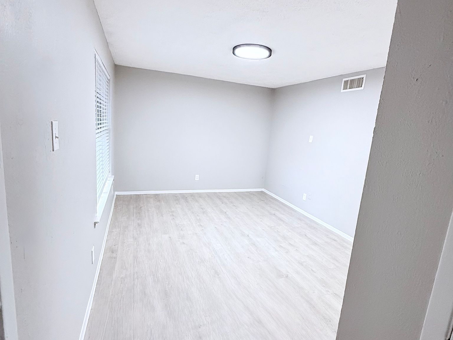 2752 E Ledbetter Dr, Dallas, TX 75216 | Zillow