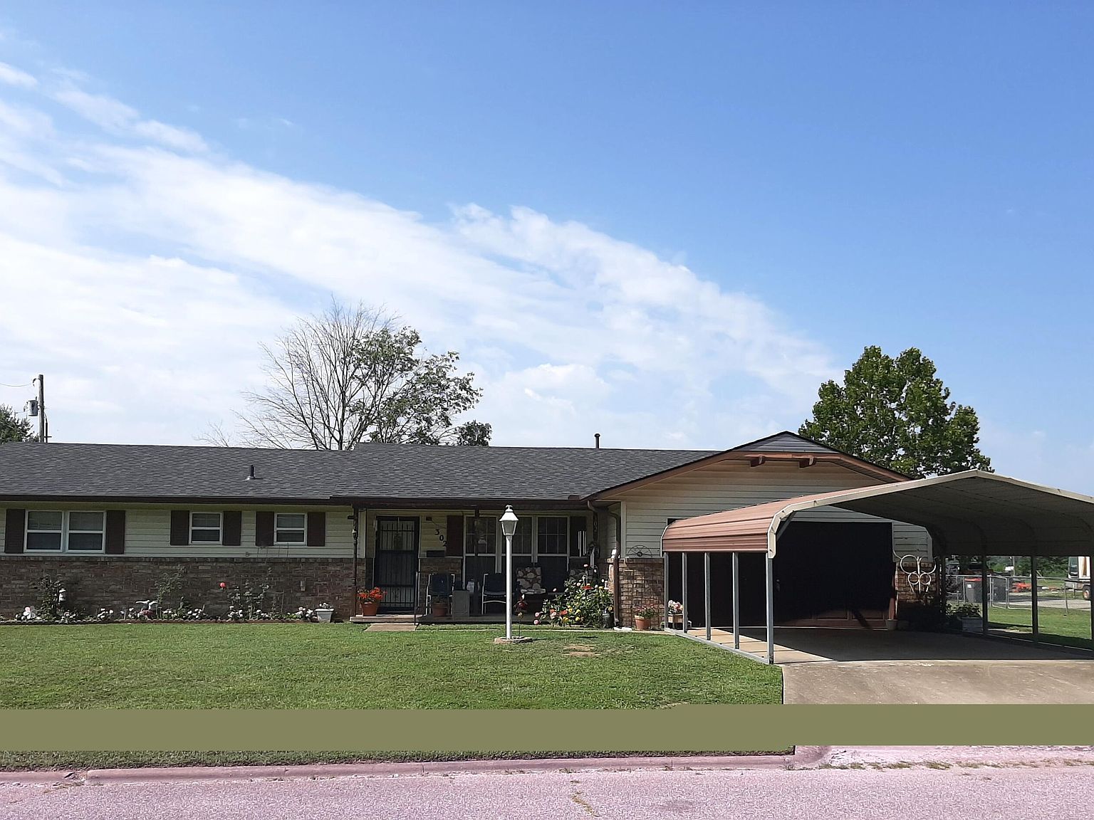 302 Midway Dr, Commerce, OK 74339 | Zillow