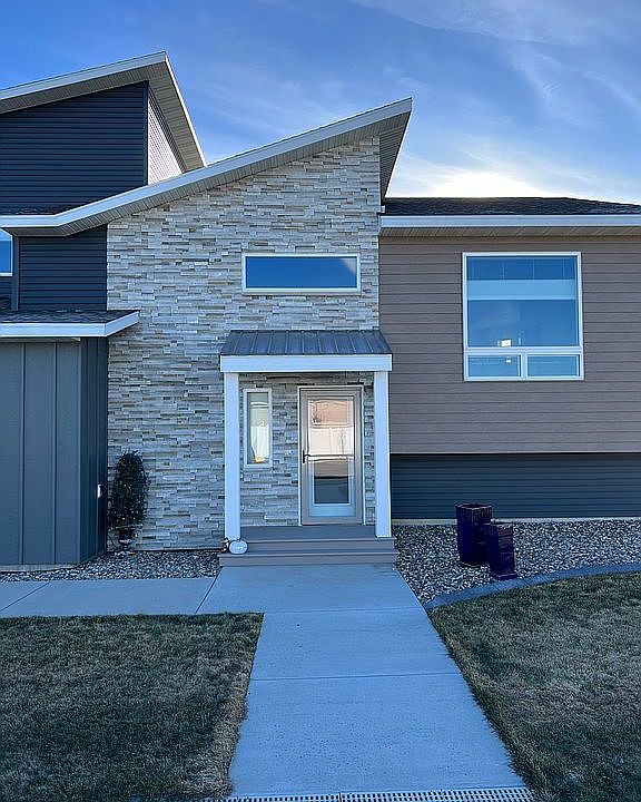 1717 Prairie Hawk Dr, Bismarck, ND 58503 | Zillow