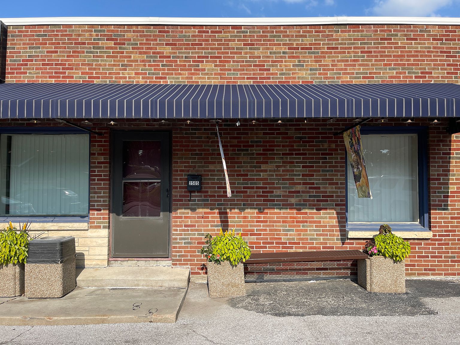 4970 NW Radial Hwy #2, Omaha, NE 68104 | Zillow