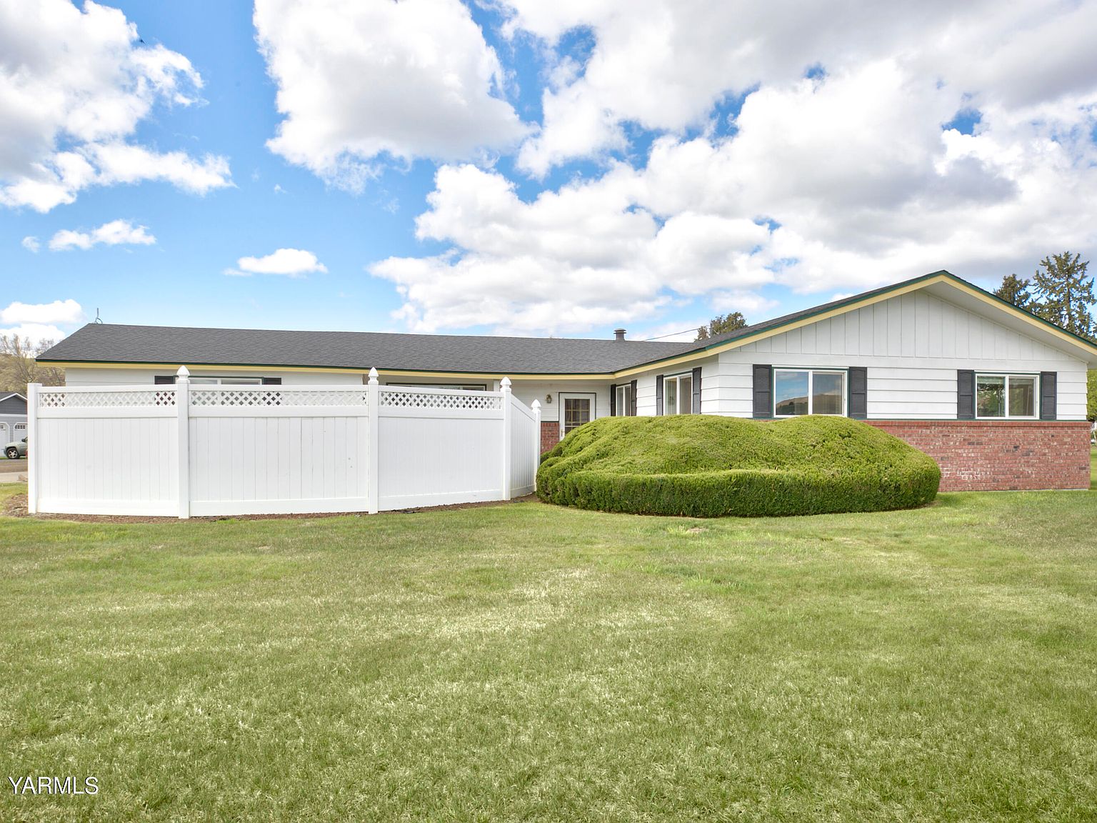 21 Gleed Pl, Yakima, WA 98908 | Zillow