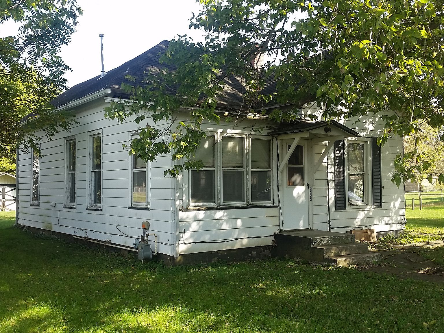 402 S Madison St, Middletown, IL 62666 | Zillow