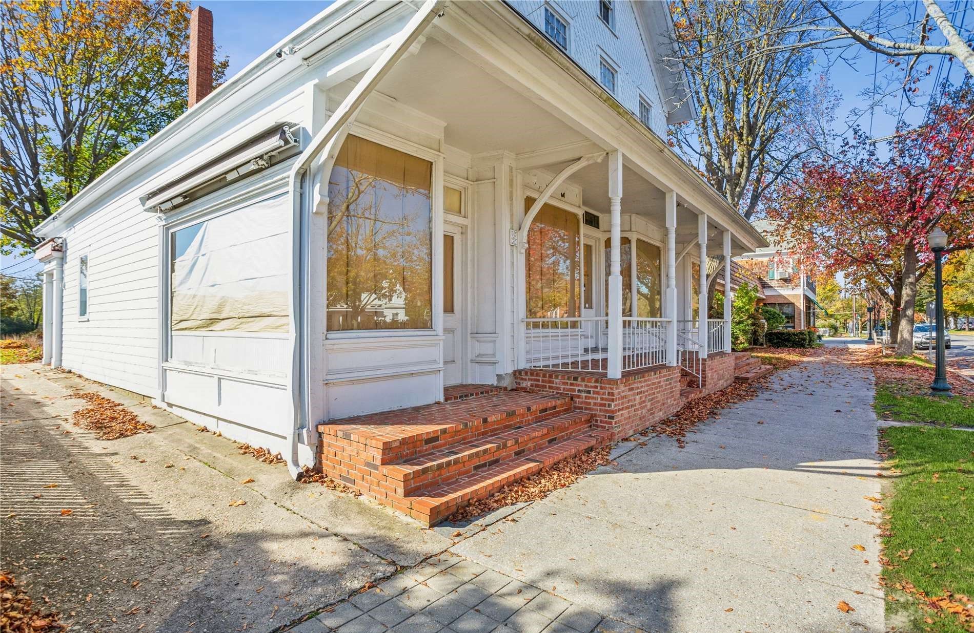 131 Main St, Southampton, NY 11968 | Out East