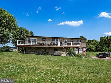 1455 W Maple St, Valley View, PA 17983 | Zillow