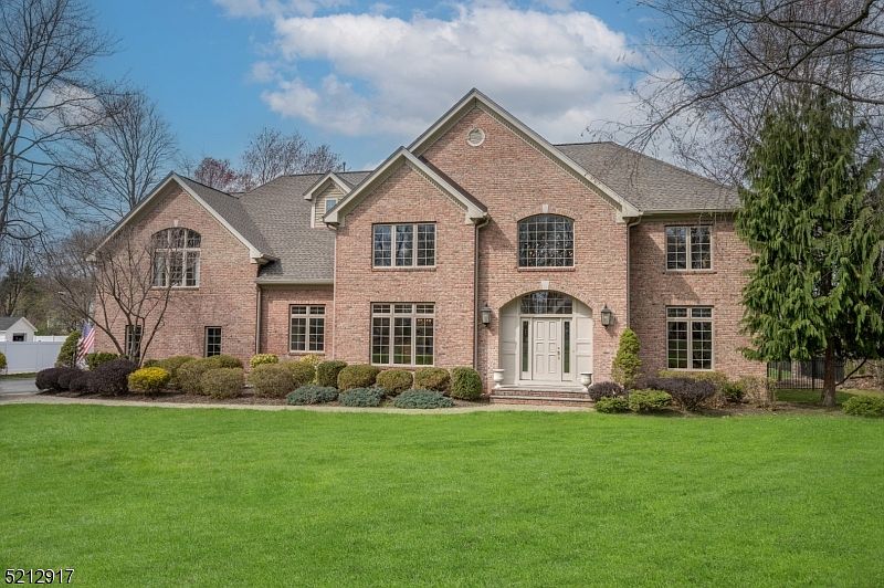6 Canterbury Ct, Mendham, NJ 07945 | Zillow