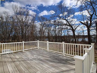 33 Carousel Dr, Riverside, RI 02915 | Zillow