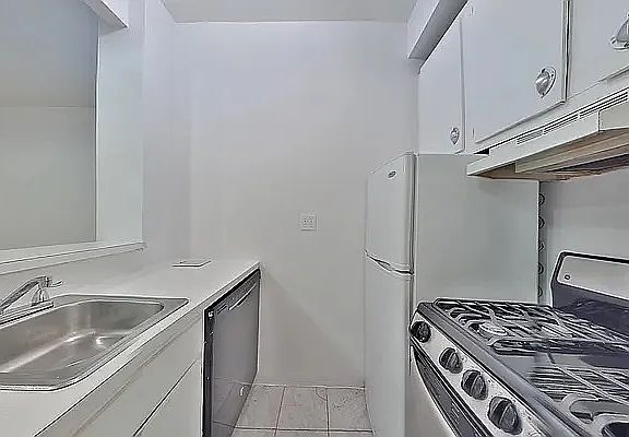 15A W 64th St #2C, New York, NY 10023 | Zillow