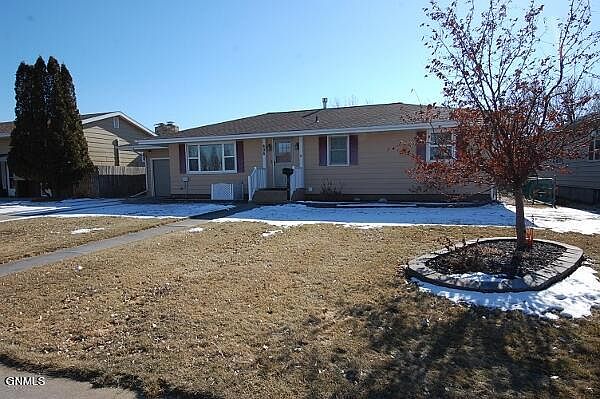 808 9th St SW, Sidney, MT 59270 | Zillow