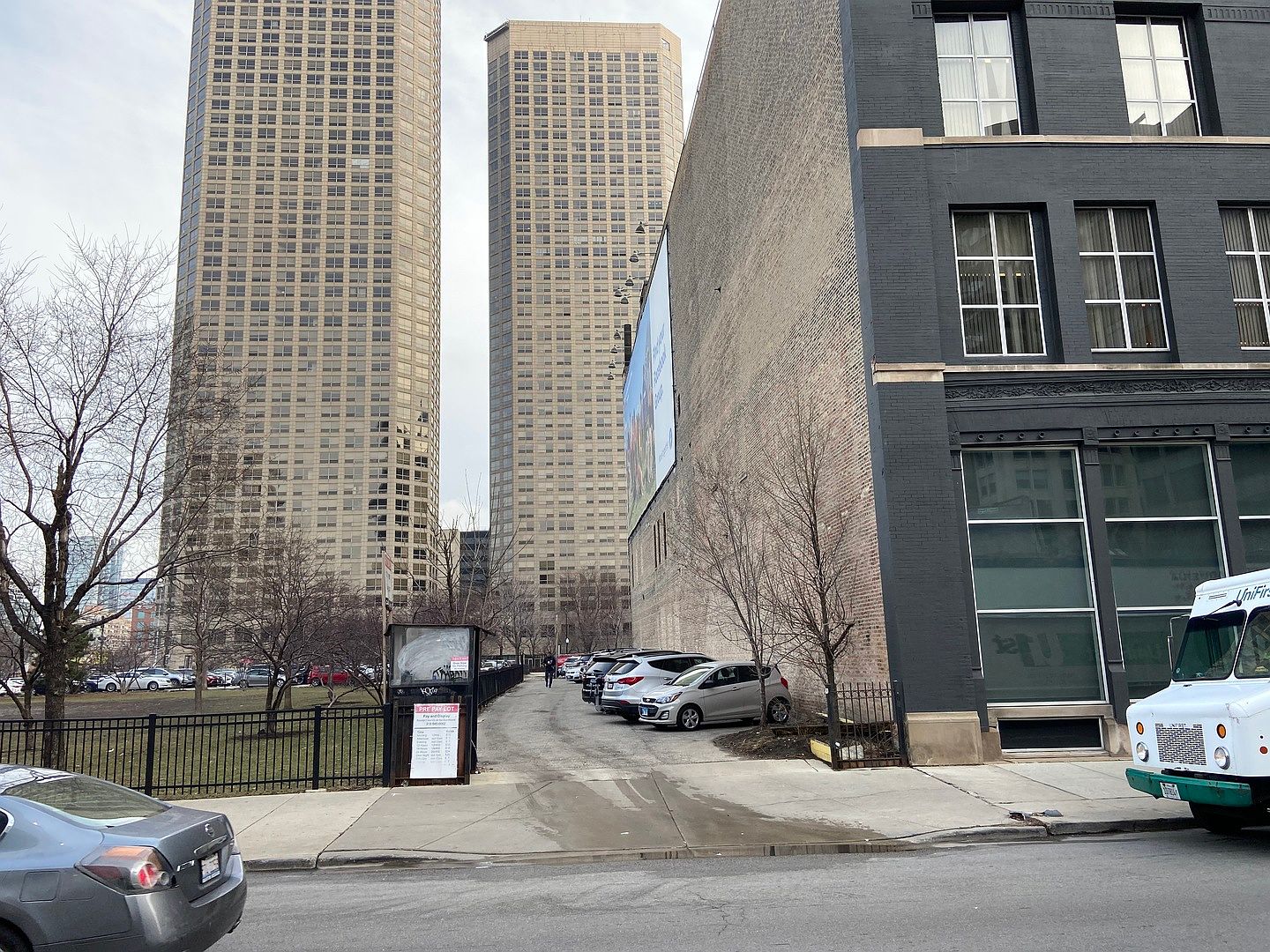 608 W Adams St, Chicago, IL 60661 | Zillow