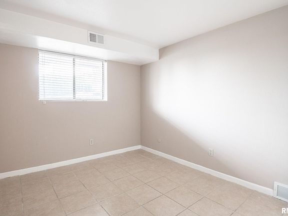 3207 W Willow Knolls Dr #48-C, Peoria, IL 61614 | Zillow