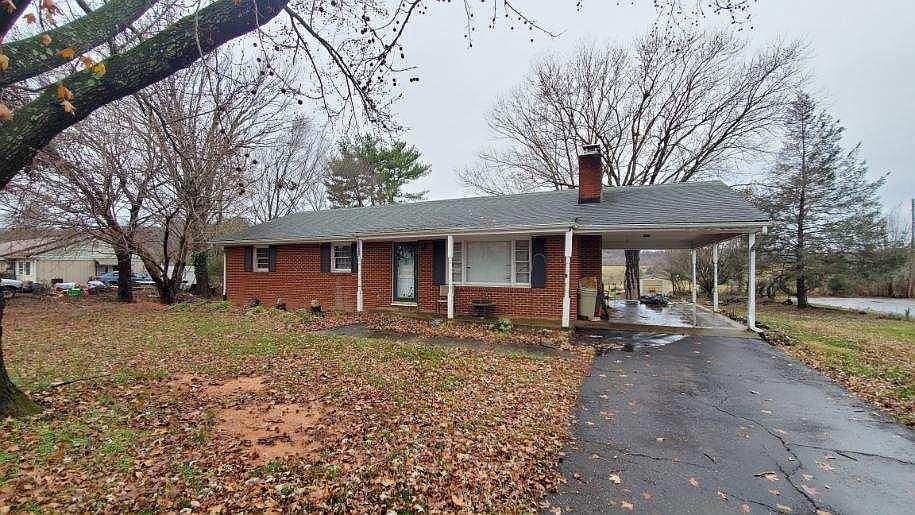1102 Roundtree Dr, Bedford, VA 24523 | Zillow