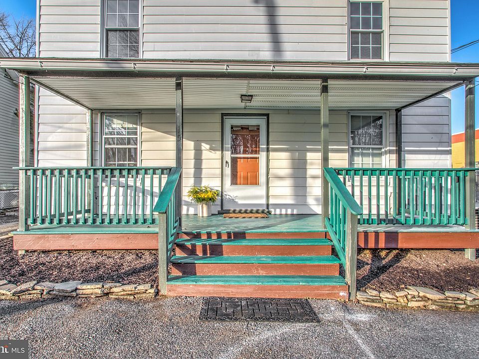 15 Middle Aly, Coatesville, PA 19320 | Zillow