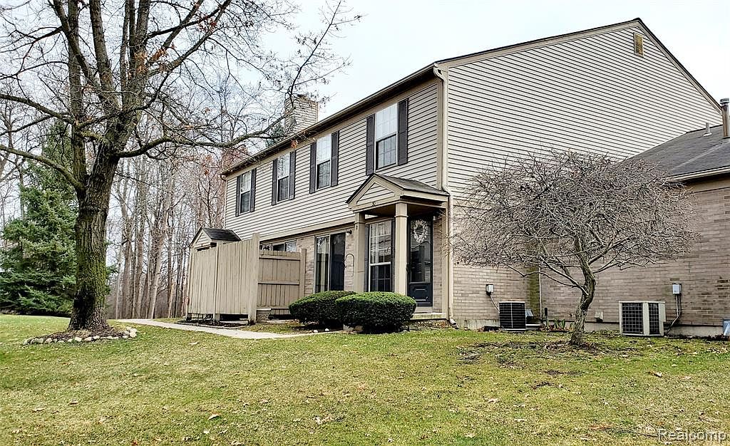 30 Pine Tree Ridge Dr UNIT 2, Waterford, MI 48327 | Zillow