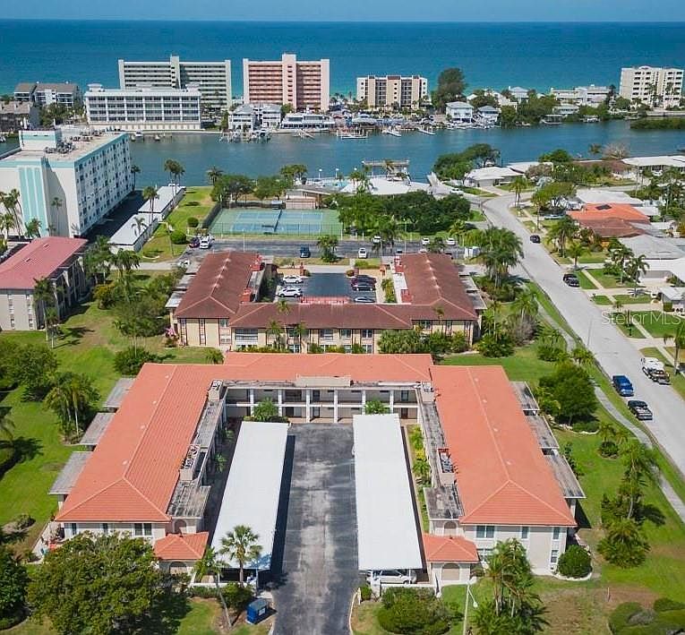 Imperial Point Condominiums - 10350 Imperial Point Dr W Largo, FL ...