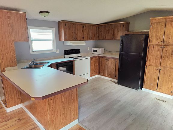 723 N Main St #26, Loami, IL 62661 | Zillow