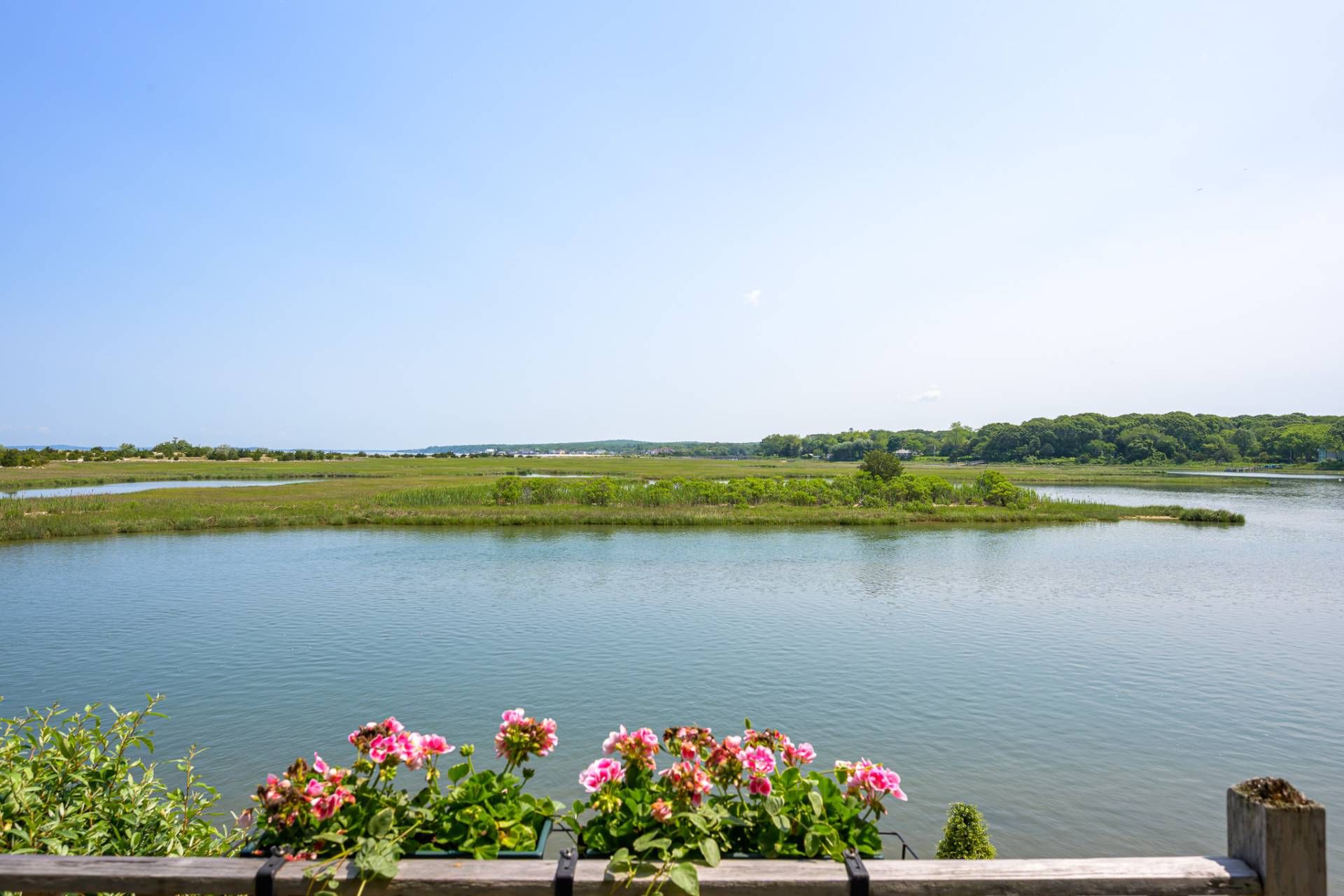 295 Towd Point Rd, Southampton, NY 11968 | Out East