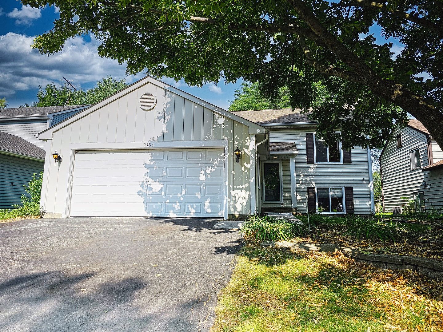 2434 Red Bud Ct, Aurora, IL 60502 | Zillow