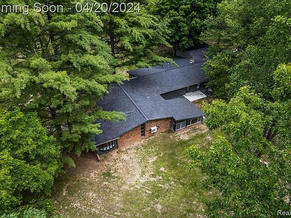 1765 E Predmore Rd, Oakland, MI 48363 | MLS #20240024306 | Zillow