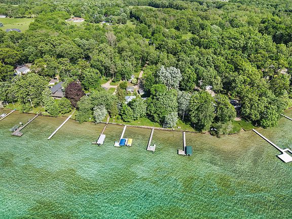 960 E Gull Lake Dr, Augusta, MI 49012 | MLS #24026273 | Zillow