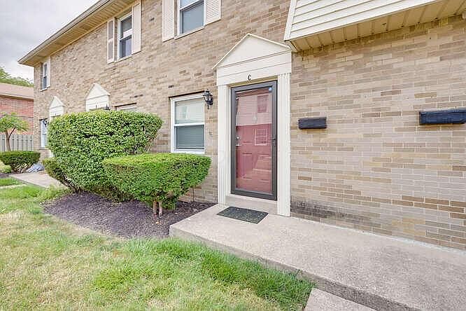 1752 Pine Tree St S APT C, Columbus, OH 43229 | MLS #224027095 | Zillow