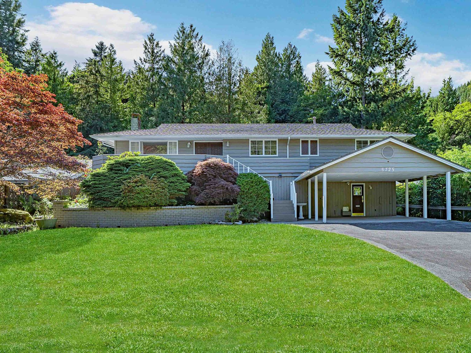 5725 Cranley Dr, West Vancouver, BC V7W 1S7 | MLS #R3116830 | Zillow
