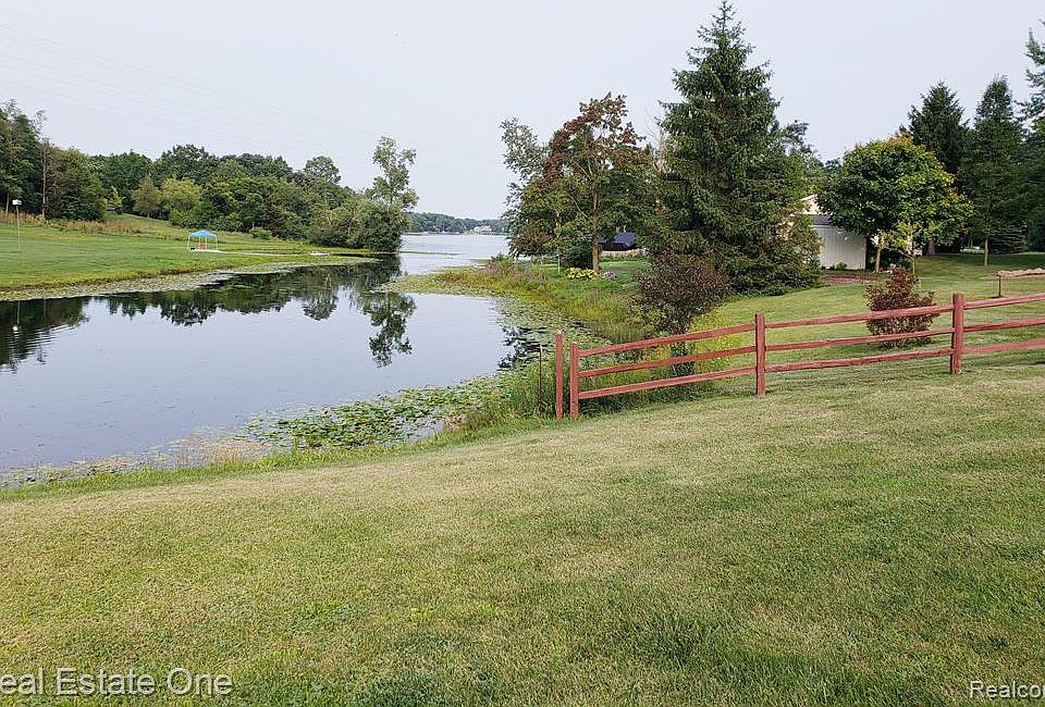 10911 Devils Lake Hwy, Addison, MI 49220 | MLS #20230063917 | Zillow