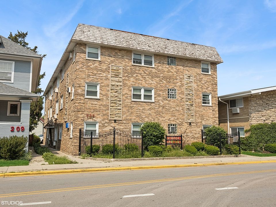205 Circle Ave APT 2B, Forest Park, IL 60130 | Zillow