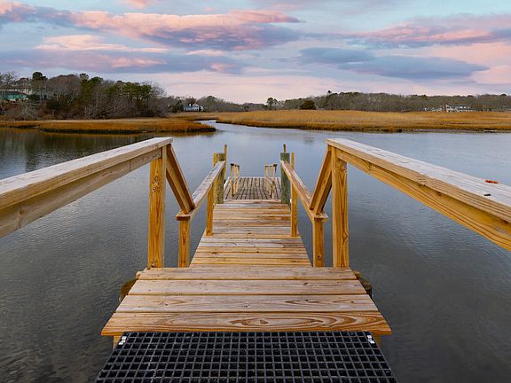 1112 Craigville Beach Rd, Centerville, MA 02632 | Zillow