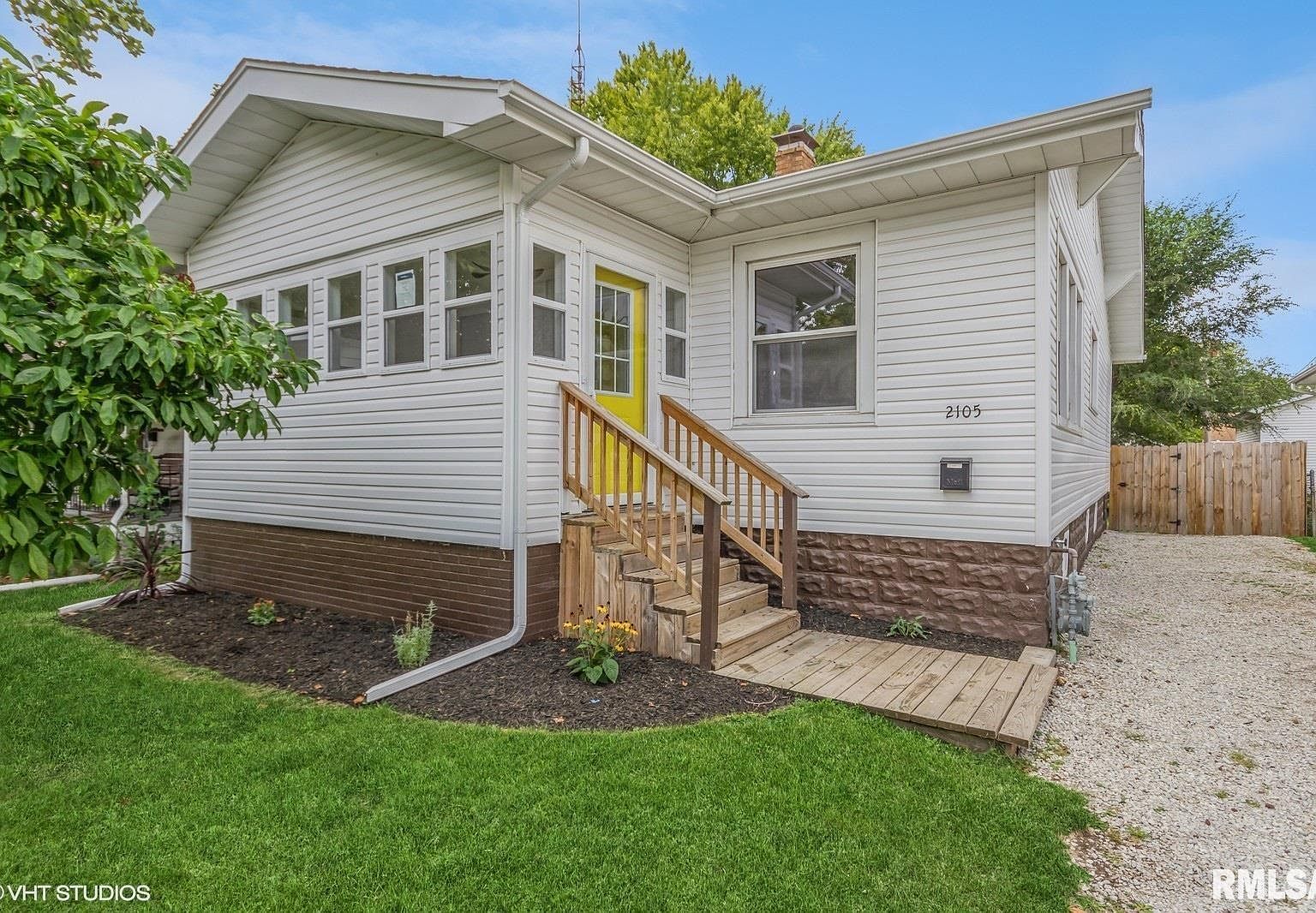 2105 S Spring St, Springfield, IL 62704 | Zillow