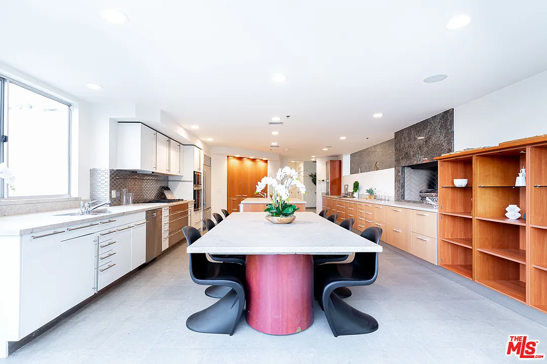 Abandoned: Inside Mary J. Blige's Former Hollywood Hills Mansion ...