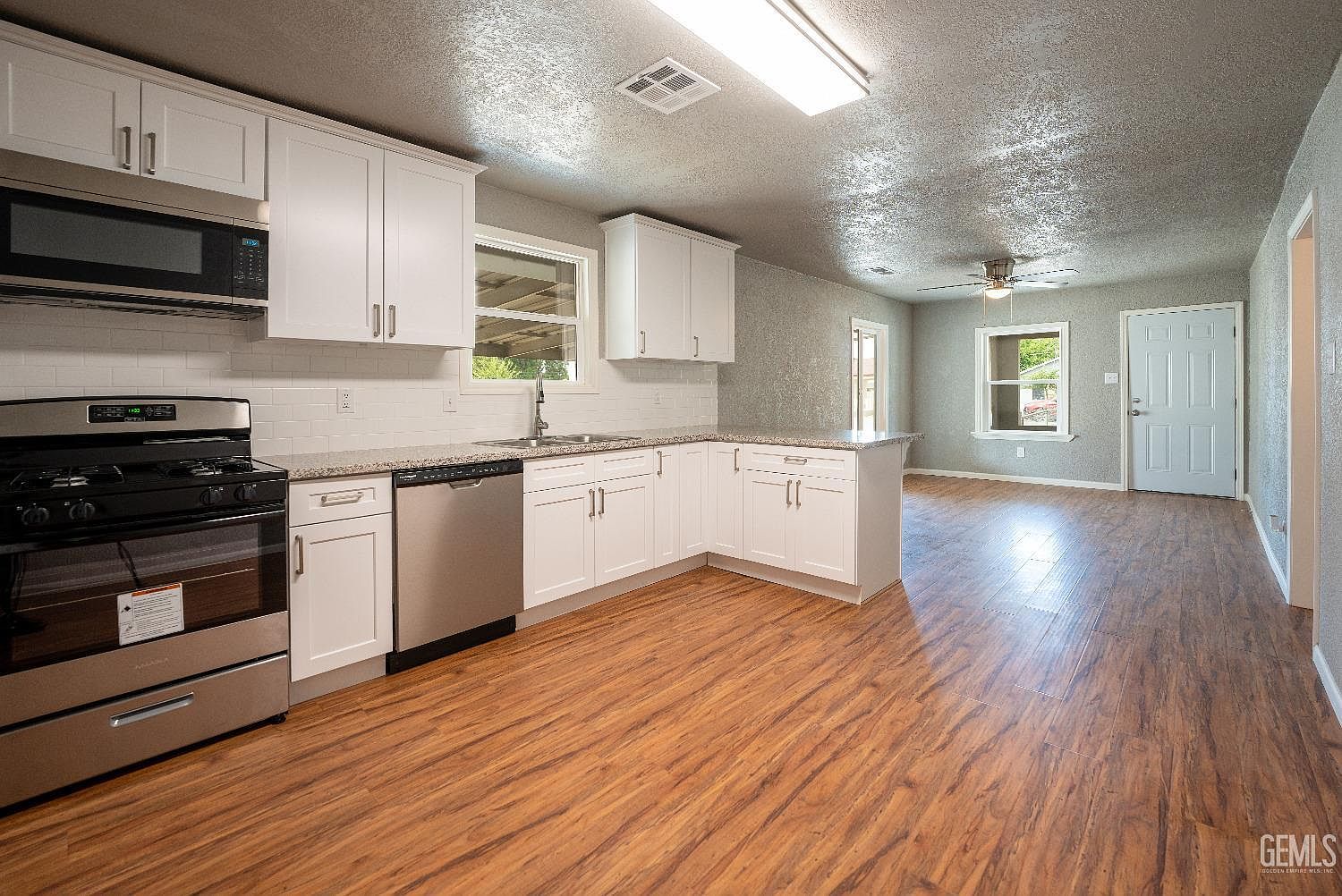 336 Elm St, Pixley, CA 93256 | Zillow
