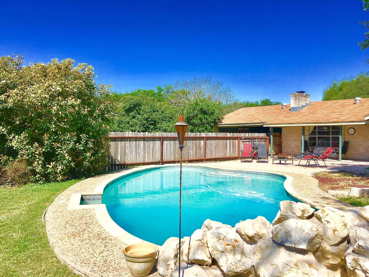 717 S Ashby Dr, Uvalde, TX 78801 | Zillow