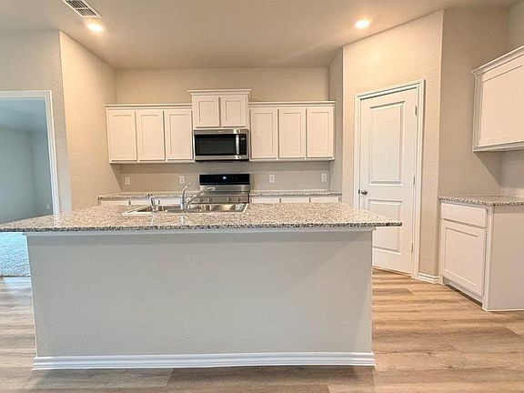 560 Arroyo Dr, Cleburne, TX 76033 | MLS #21151640 | Zillow