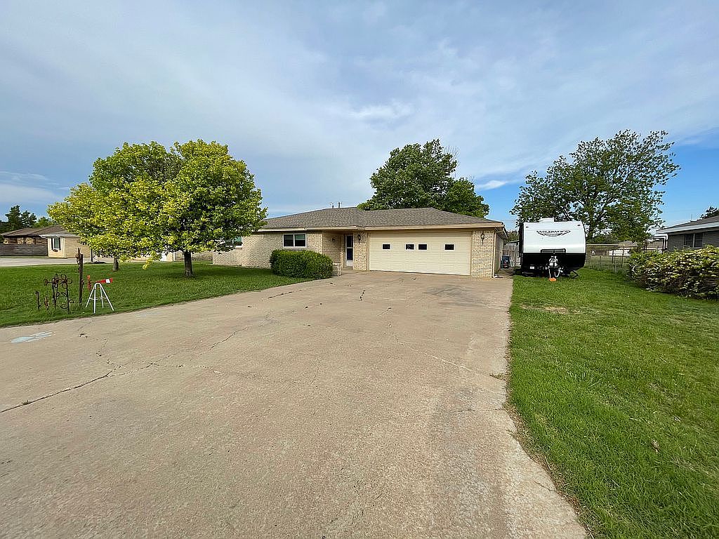 1004 Avenue R, Sunray, TX 79086 | Zillow