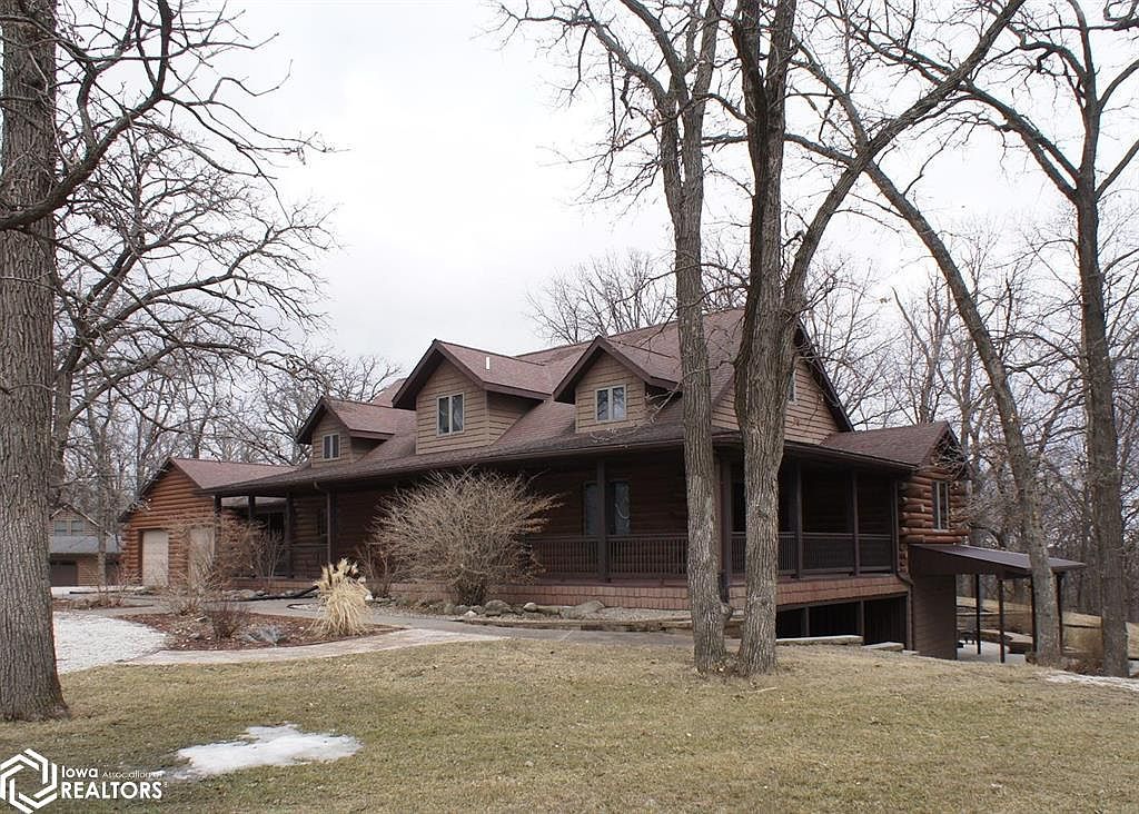 2502 Inkpaduta Ave, Webster City, IA 50595 | Zillow