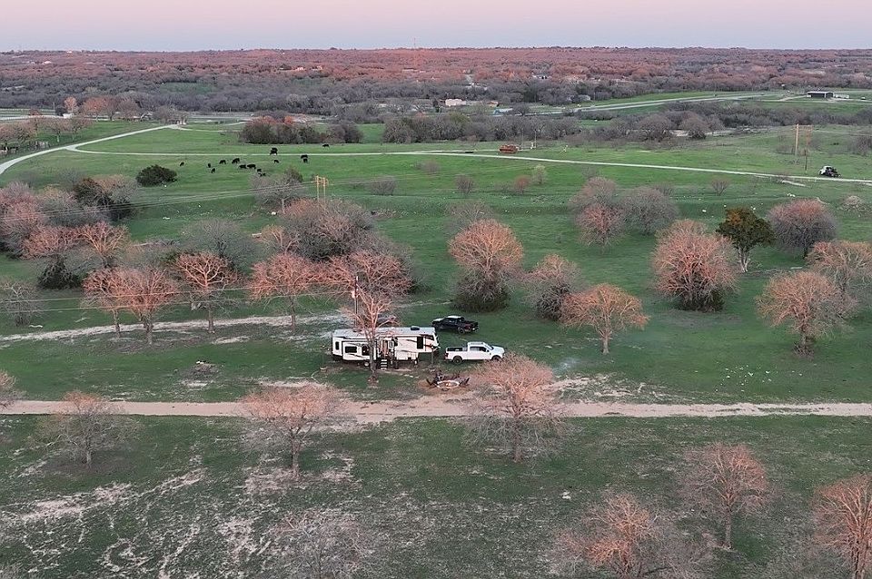 1 County Road 1270, Alvord, TX 76225 | MLS #20549272 | Zillow